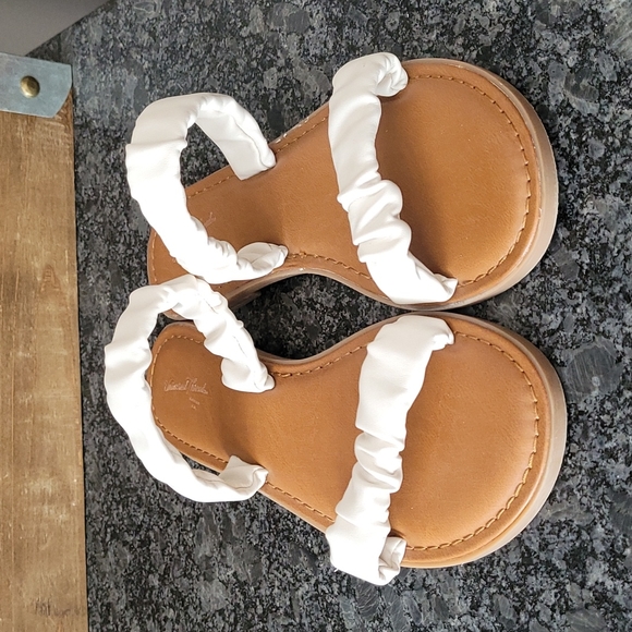 Universal Thread | Shoes | Universal Thread Offwhite Stretchy Strap ...